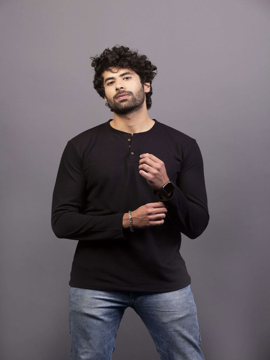 Men’s Black Henley Collar T-shirt.– Neuronlifestyle